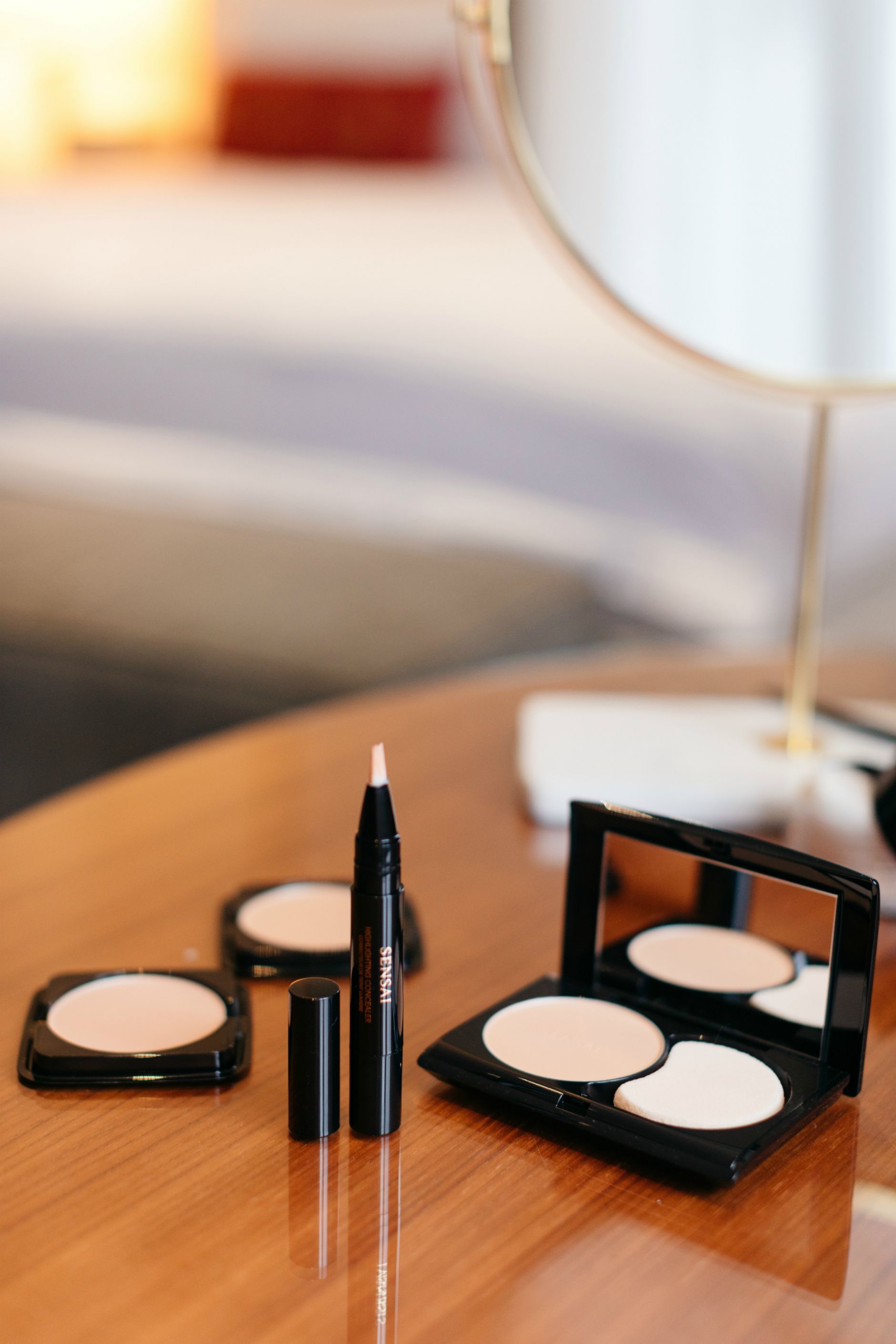 FROM AM TO PM WITH SENSAI TOTAL FINISH & HIGHLIGHTING CONCEALER